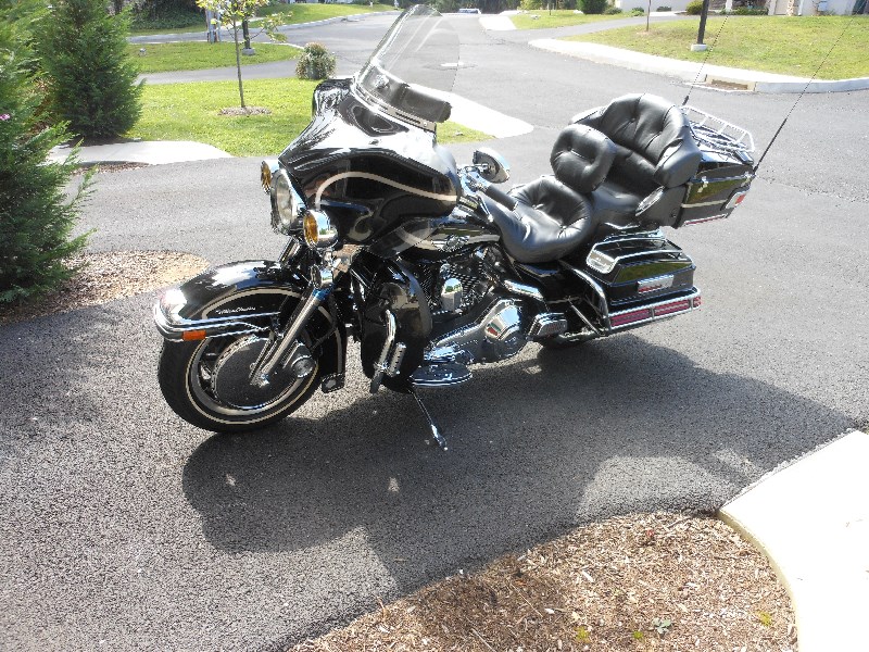2003 Harley-Davidson® FLHTCU/I-ANV Ultra Classic® Electra Glide ...