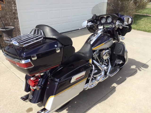 2012 Harley-Davidson® FLHTCUSE7 CVO® Ultra Classic® Electra Glide® for ...