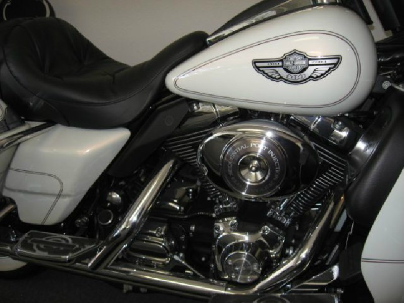 2003 Harley-Davidson® FLHTCU/I-ANV Ultra Classic® Electra Glide ...