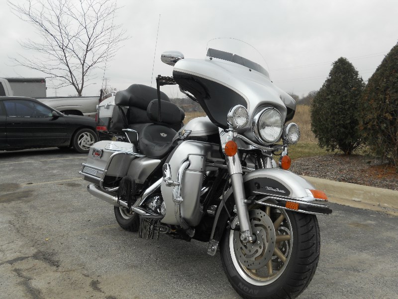 2003 Harley-Davidson® FLHTCU/I-ANV Ultra Classic® Electra Glide ...