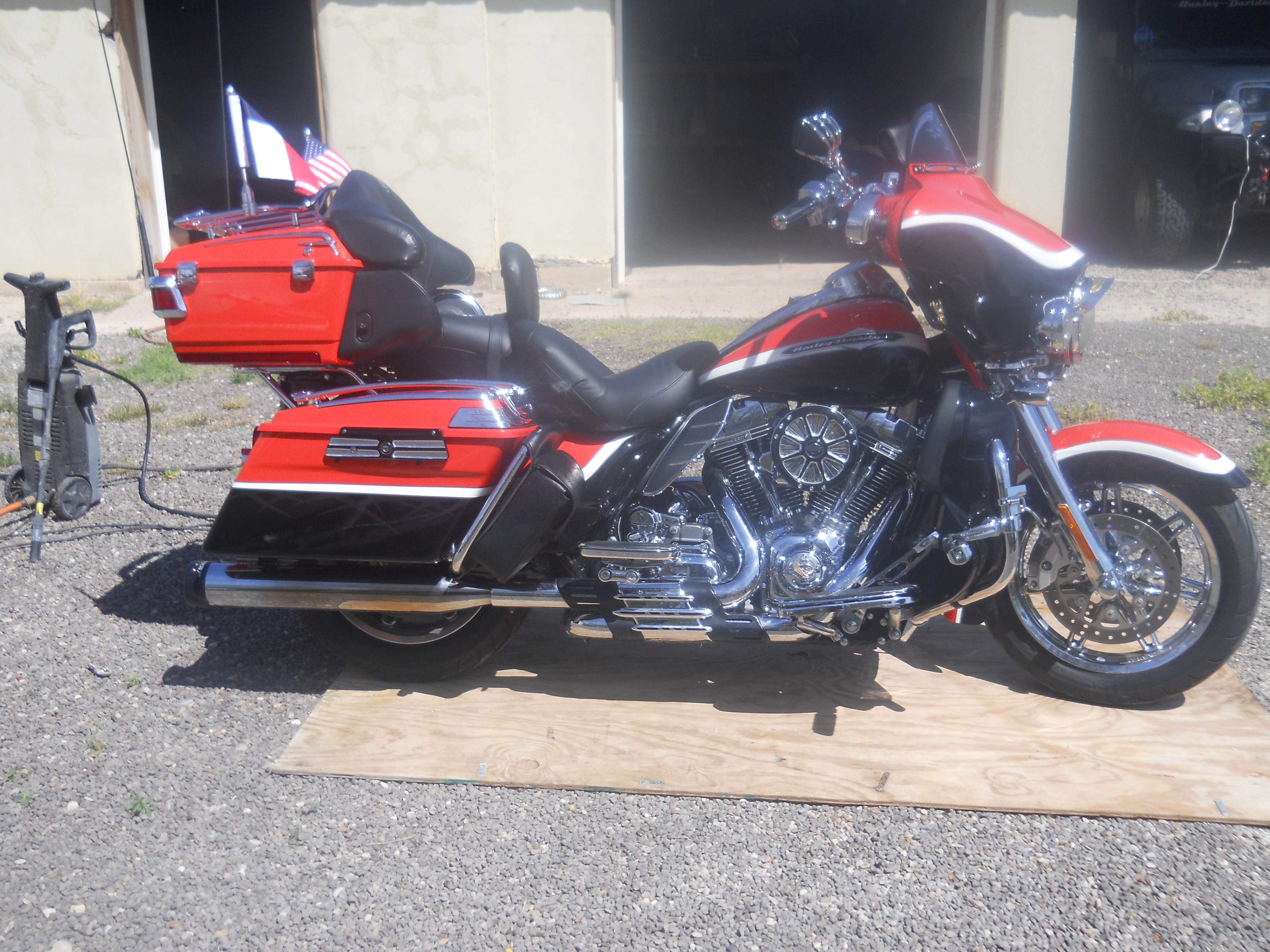 2012 Harley-Davidson® FLHTCUSE7 CVO® Ultra Classic® Electra Glide® for ...