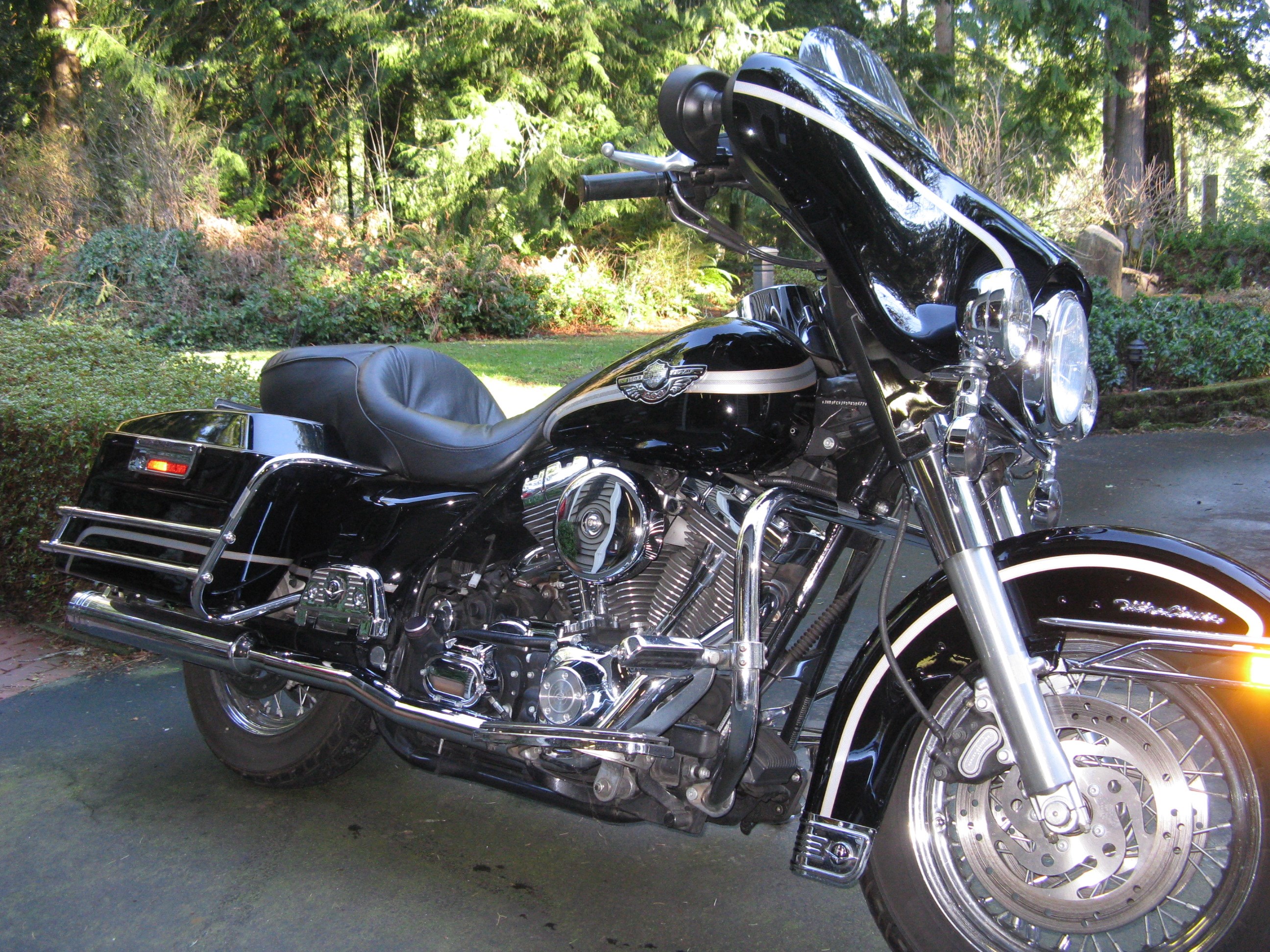 2003 Harley-Davidson® FLHTCU/I-ANV Ultra Classic® Electra Glide ...