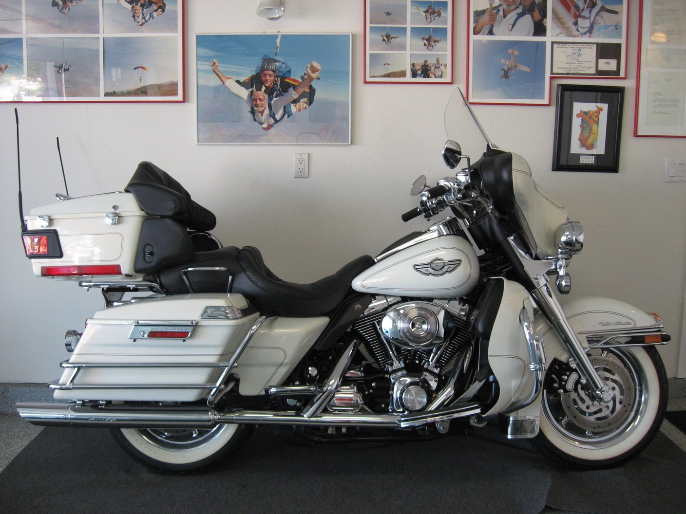 2003 Harley-Davidson® FLHTCU/I-ANV Ultra Classic® Electra Glide ...