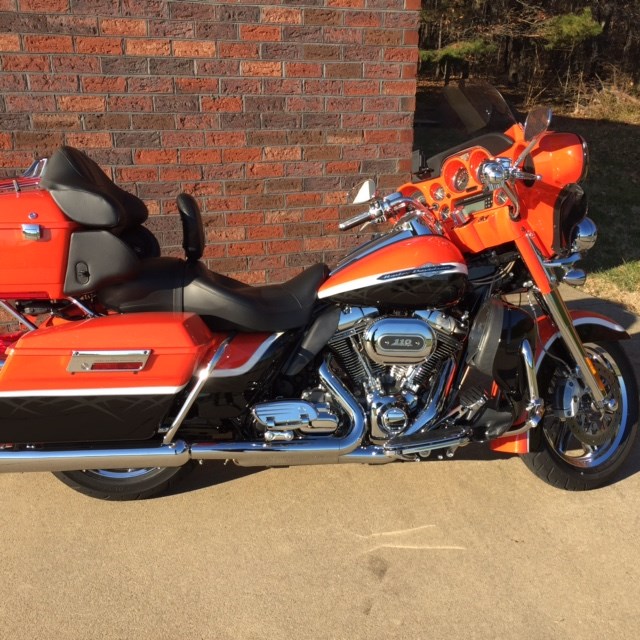 2012 Harley-Davidson® FLHTCUSE7 CVO® Ultra Classic® Electra Glide® for ...