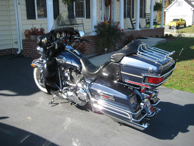 2003 Harley-Davidson® FLHTCU/I-Sidecar Ultra Classic® Electra Glide® w ...