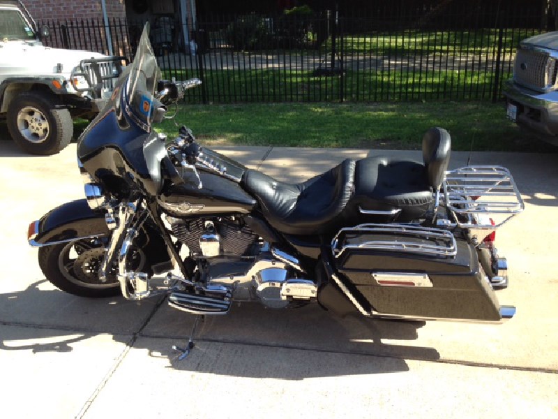 2003 Harley-Davidson® FLHTCU/I-ANV Ultra Classic® Electra Glide ...