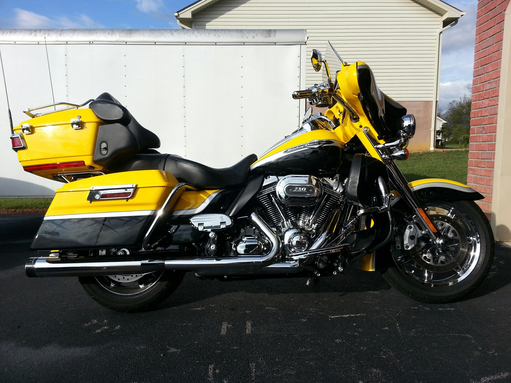 2012 Harley-Davidson® FLHTCUSE7 CVO® Ultra Classic® Electra Glide® for ...
