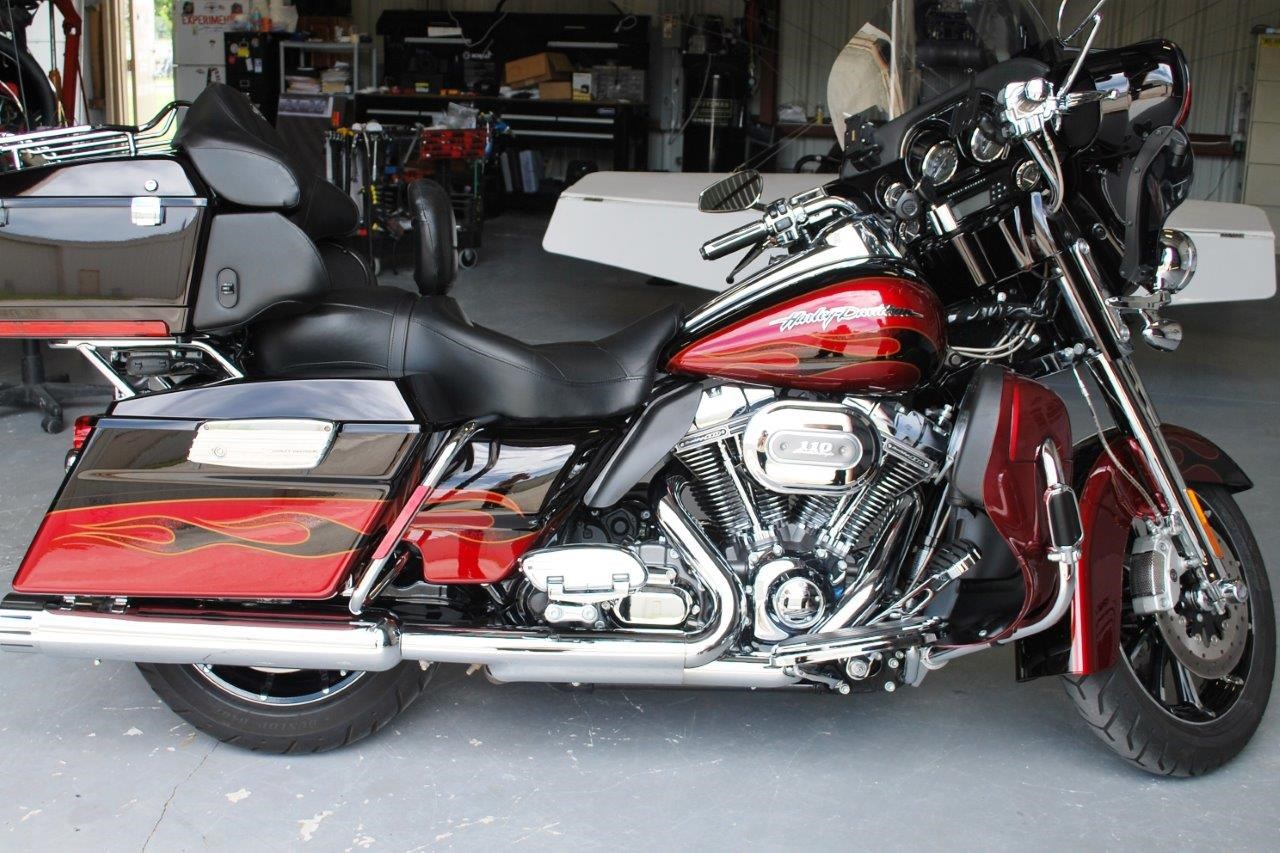 2011 Harley-Davidson® FLHTCUSE6 CVO® Ultra Classic Electra Glide® for ...