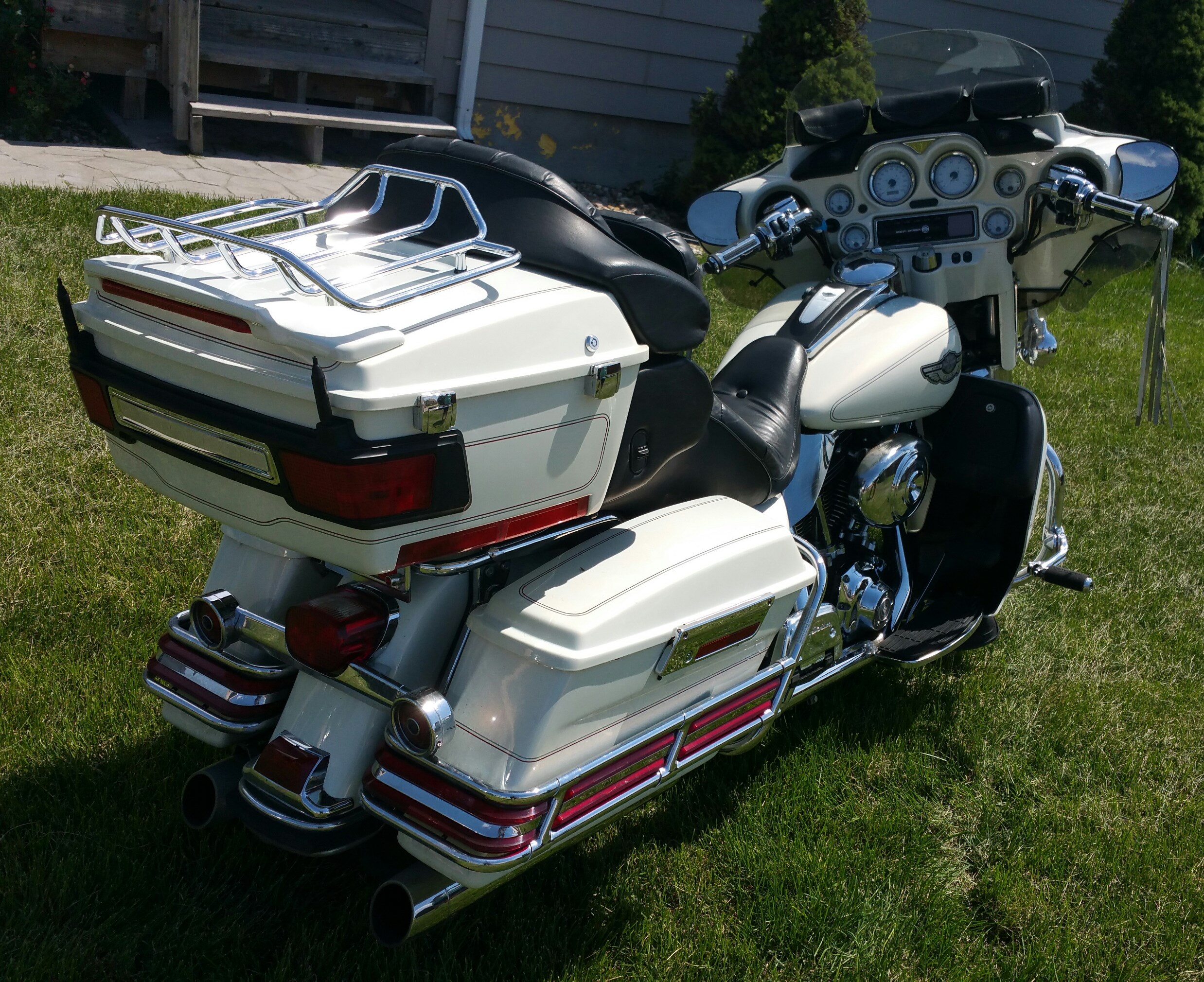 2003 Harley-Davidson® FLHTCU/I-ANV Ultra Classic® Electra Glide ...