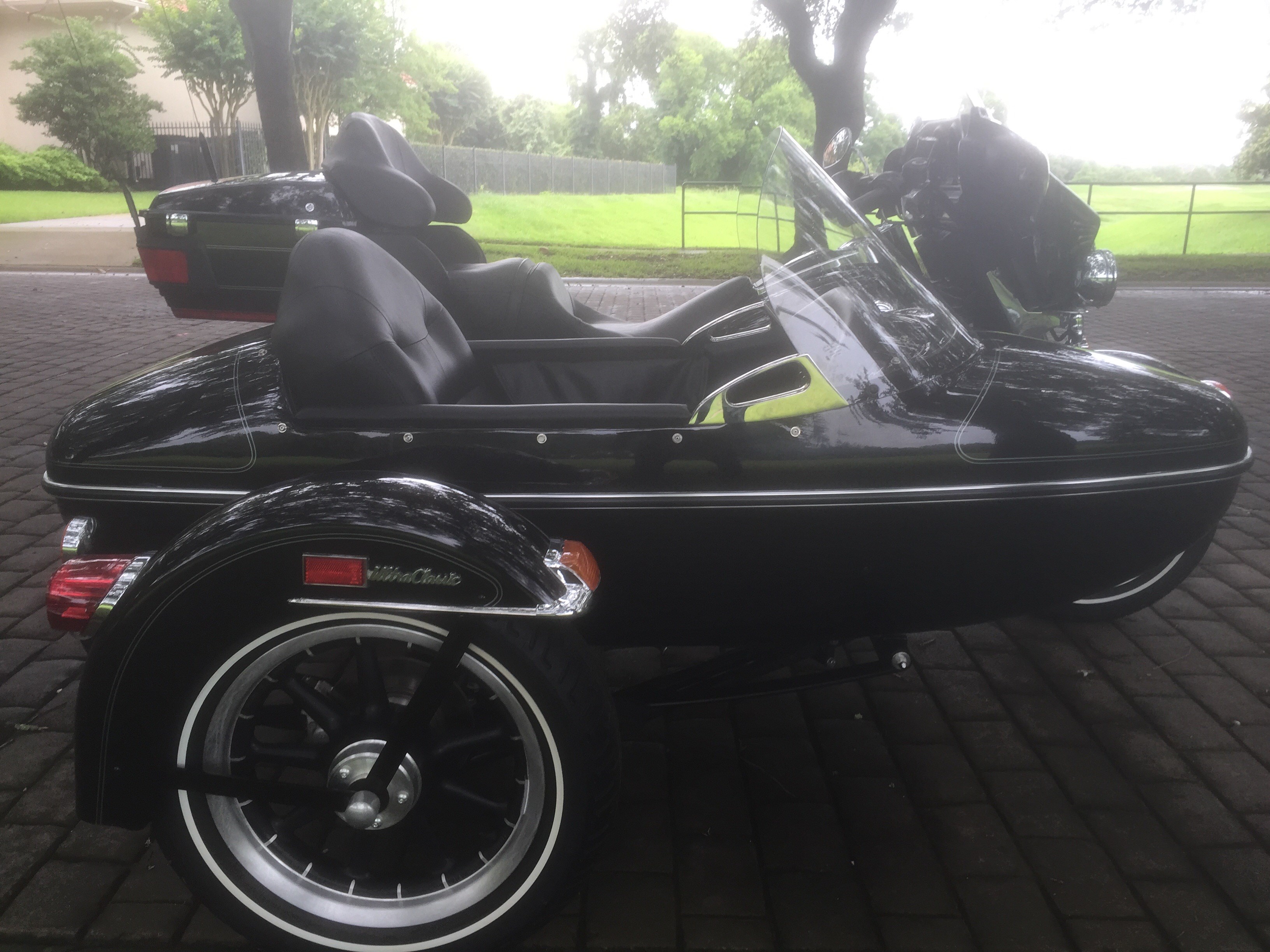 2007 Harley-Davidson® FLHTCU-Sidecar Ultra Classic® Electra Glide® w ...