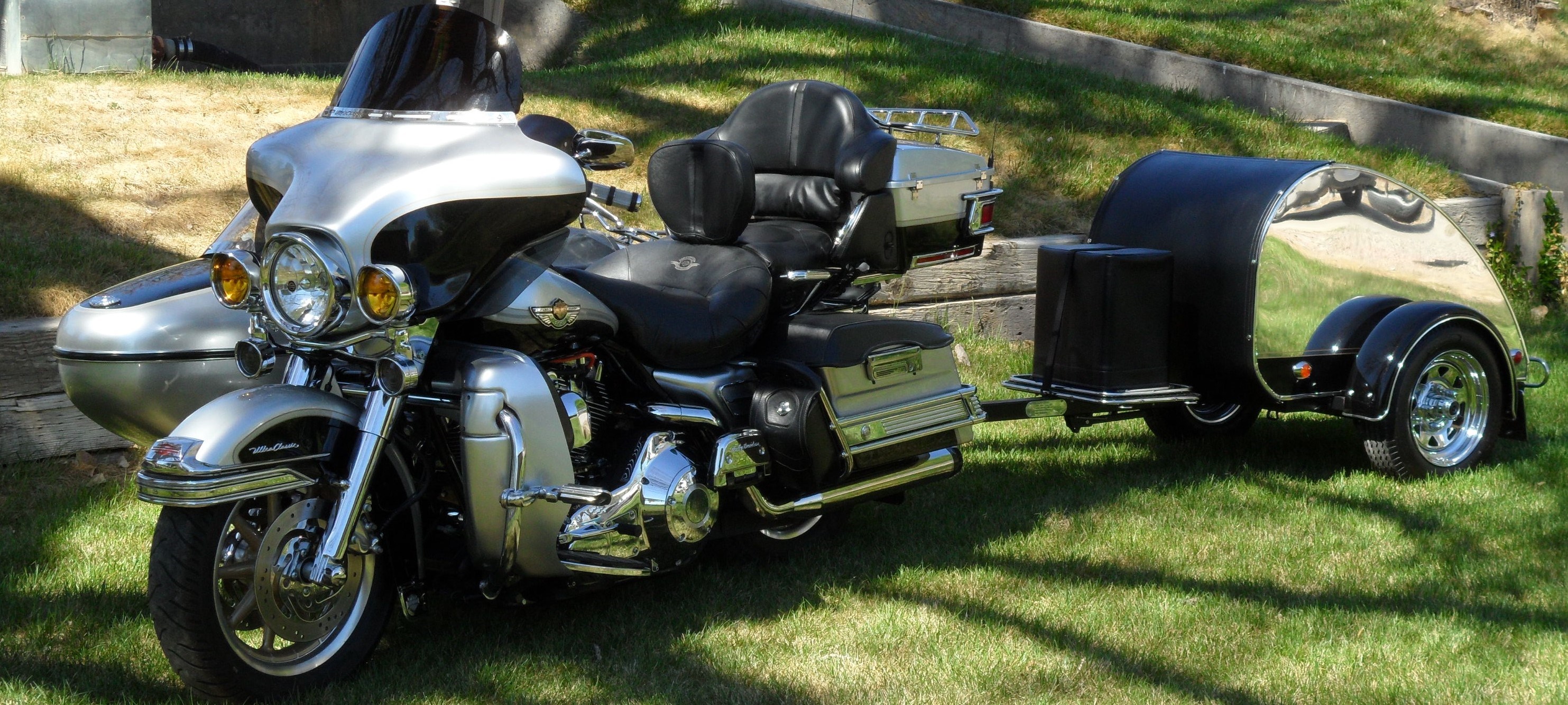 2003 Harley-Davidson® FLHTCU/I-ANV Ultra Classic® Electra Glide ...