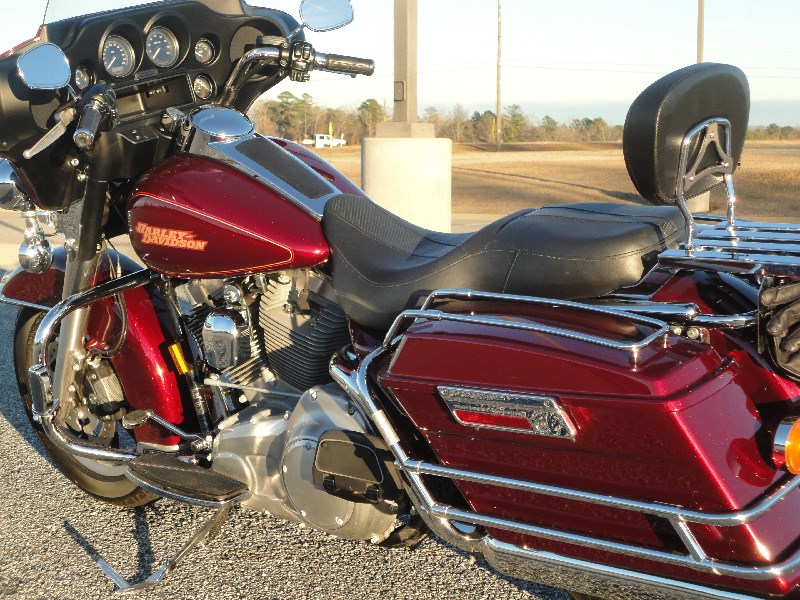 2008 Harley-Davidson® FLHT Electra Glide® Standard (Crimson Red Sunglo ...