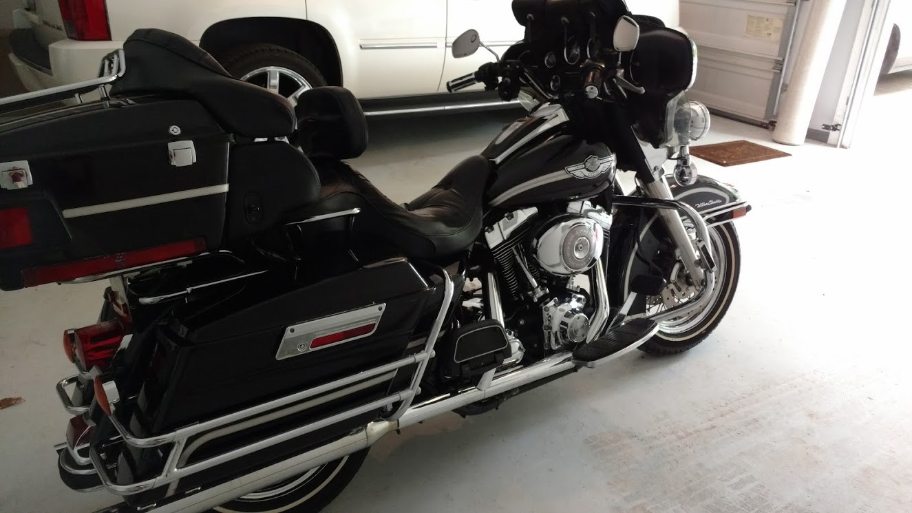 2003 Harley-Davidson® FLHTCU/I-ANV Ultra Classic® Electra Glide ...