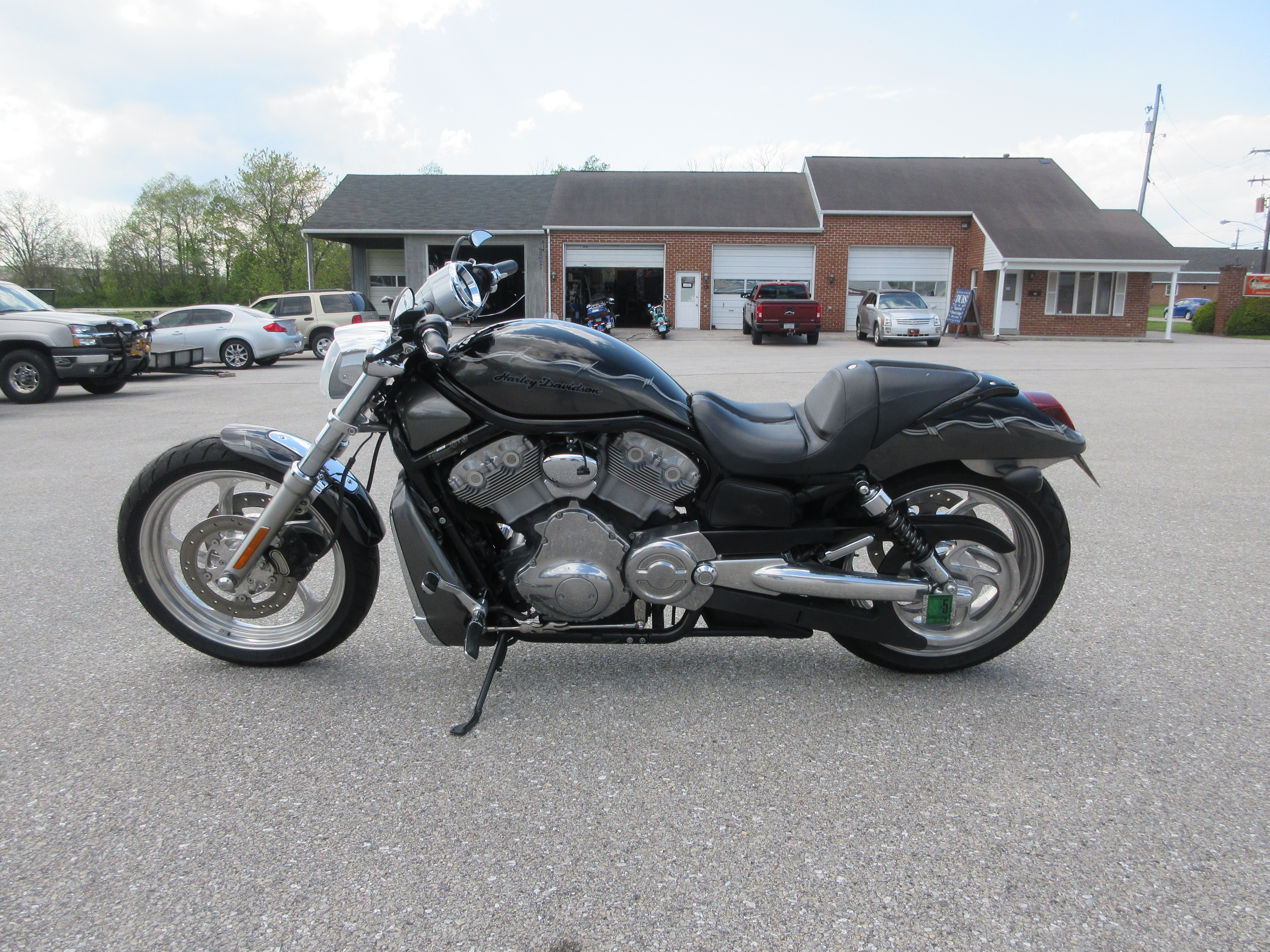 2004 Harley-Davidson® VRSCB V-Rod® - Black Frame (Barbed Wire Custom ...