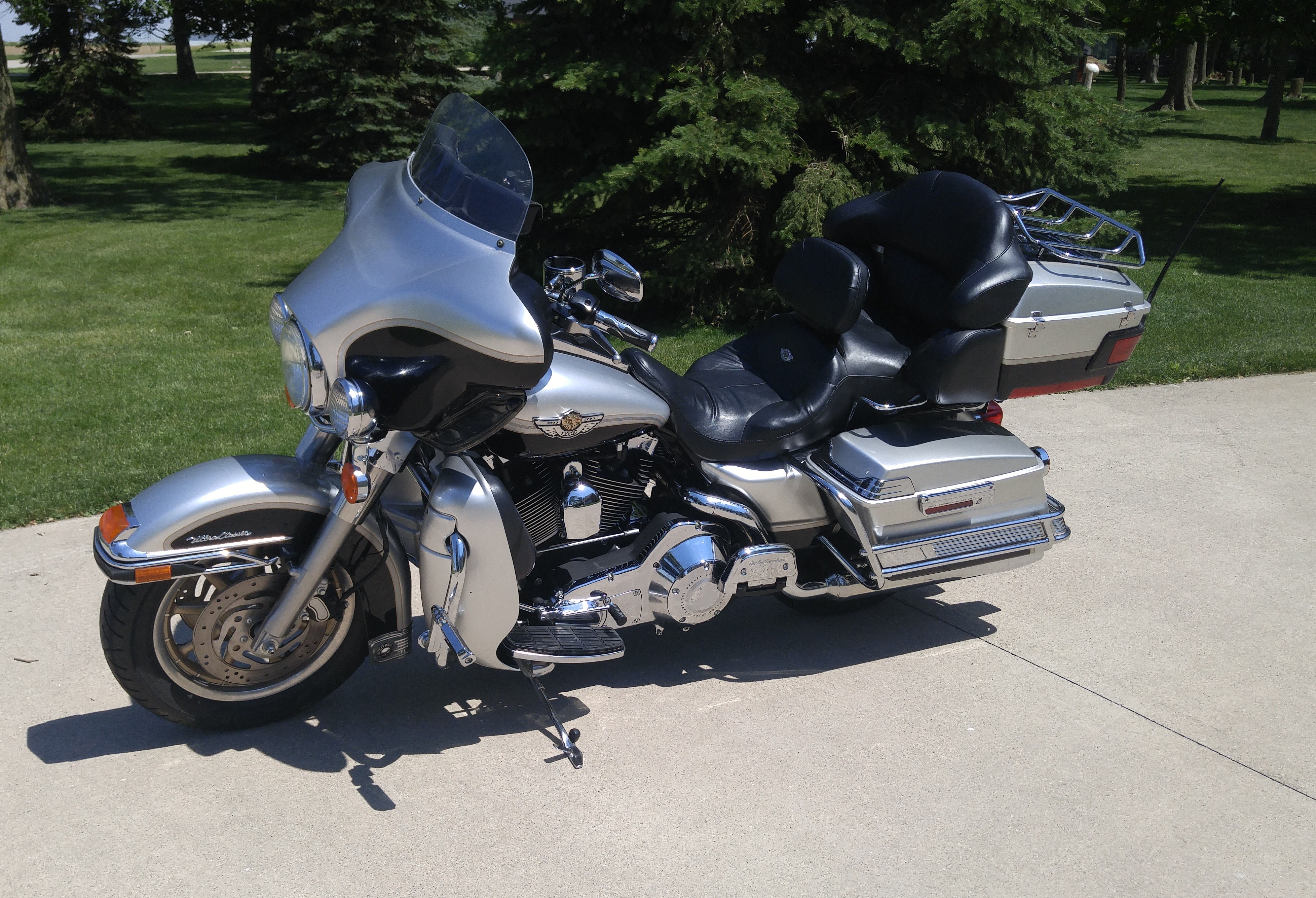2003 Harley-Davidson® FLHTCU/I-ANV Ultra Classic® Electra Glide ...