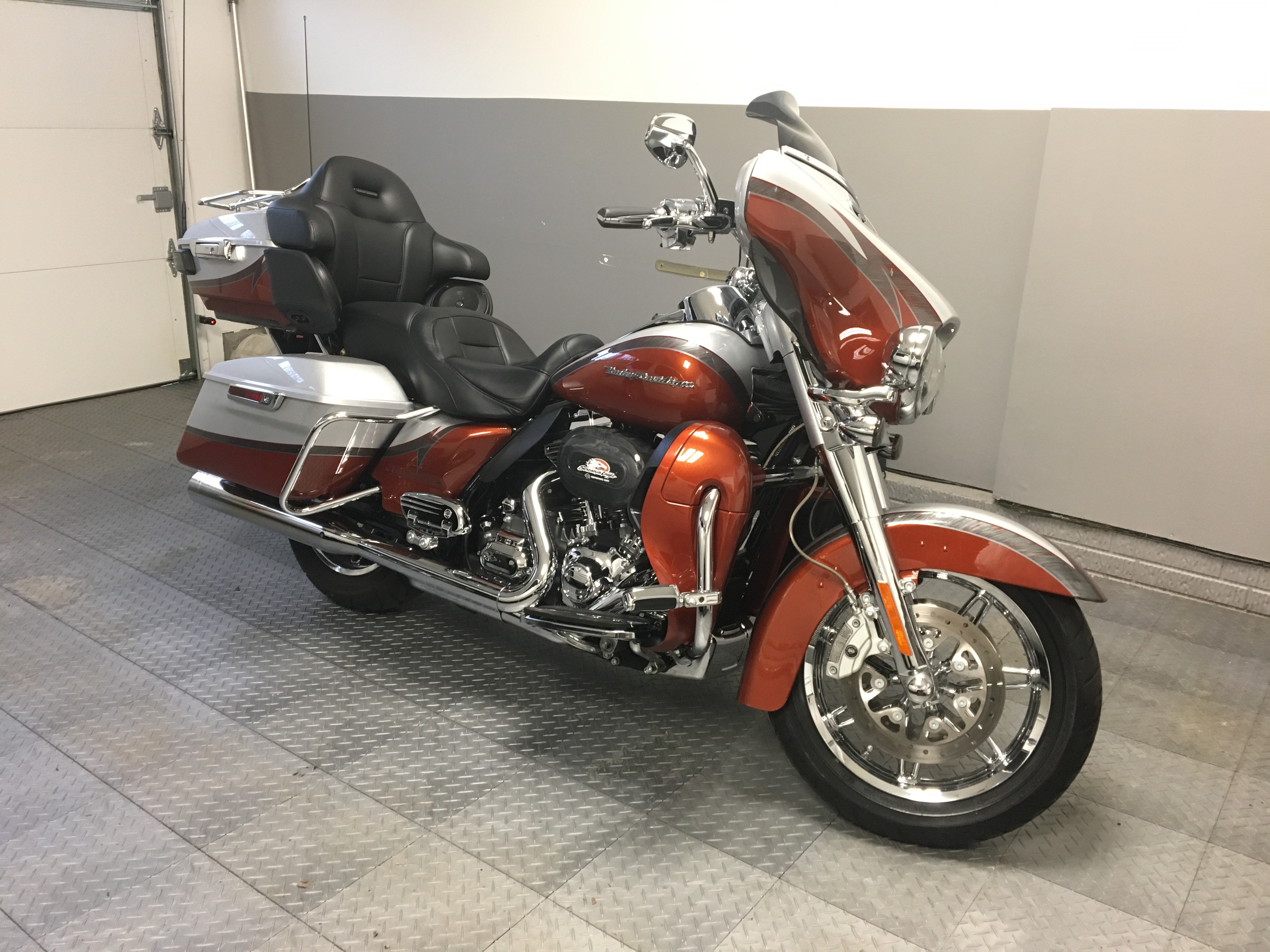 2014 Harley-Davidson® FLHTKSE CVO® Electra Glide® Ultra Limited for ...