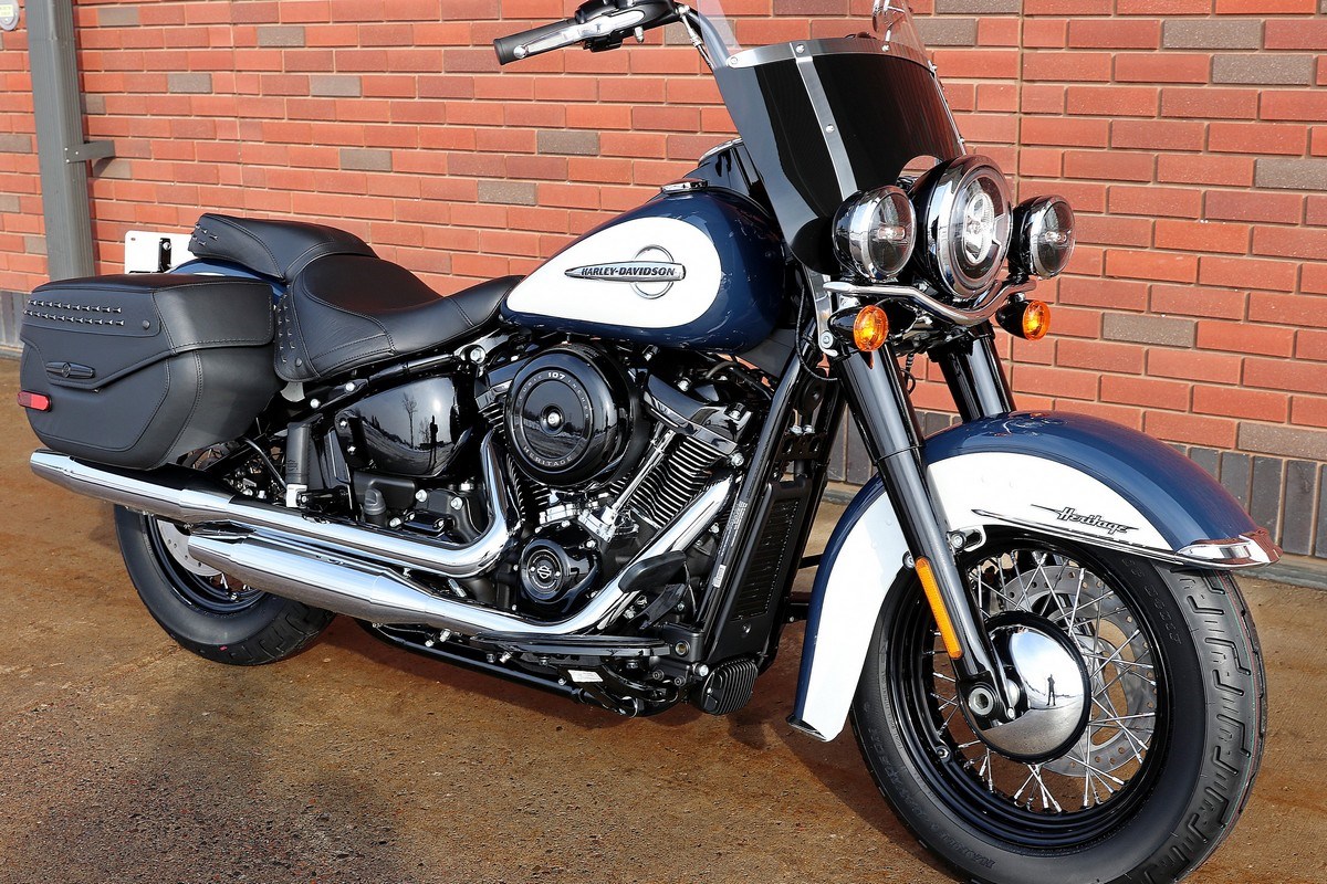 2019 Harley-Davidson® FLHC Softail® Heritage Classic (Billiard Blue ...