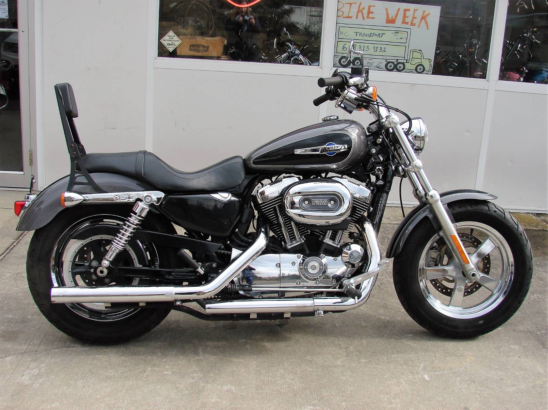 2014 Harley-Davidson® XL1200C Sportster® 1200 Custom (Charcoal Pearl ...