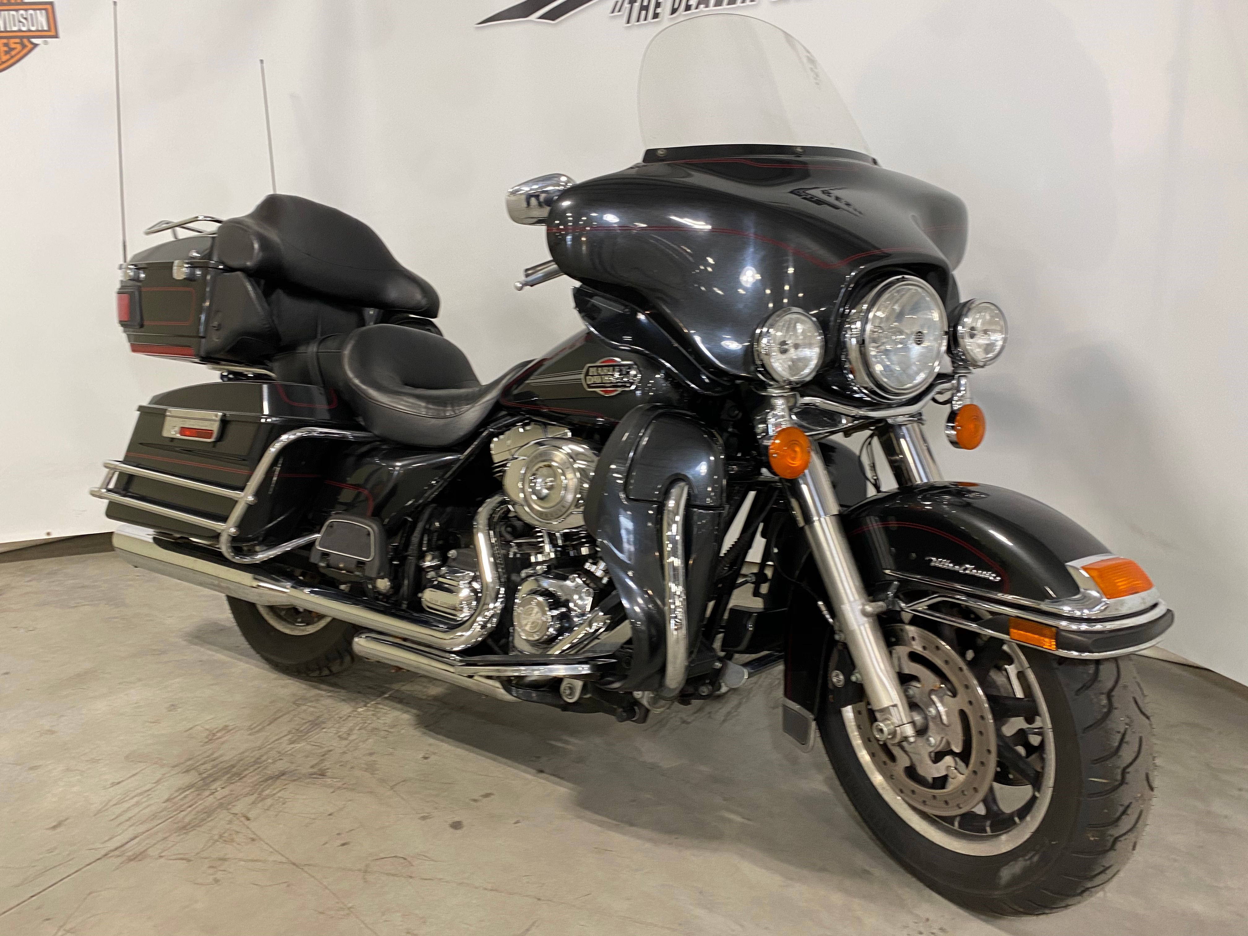 2008 Harley-Davidson® FLHTCU/I Ultra Classic® Electra Glide® (BLACK ...