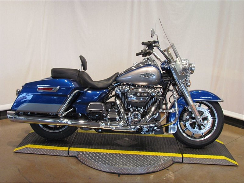 2017 Harley-Davidson® FLHR Road King® (Two-Tone Superior Blue / Billet ...