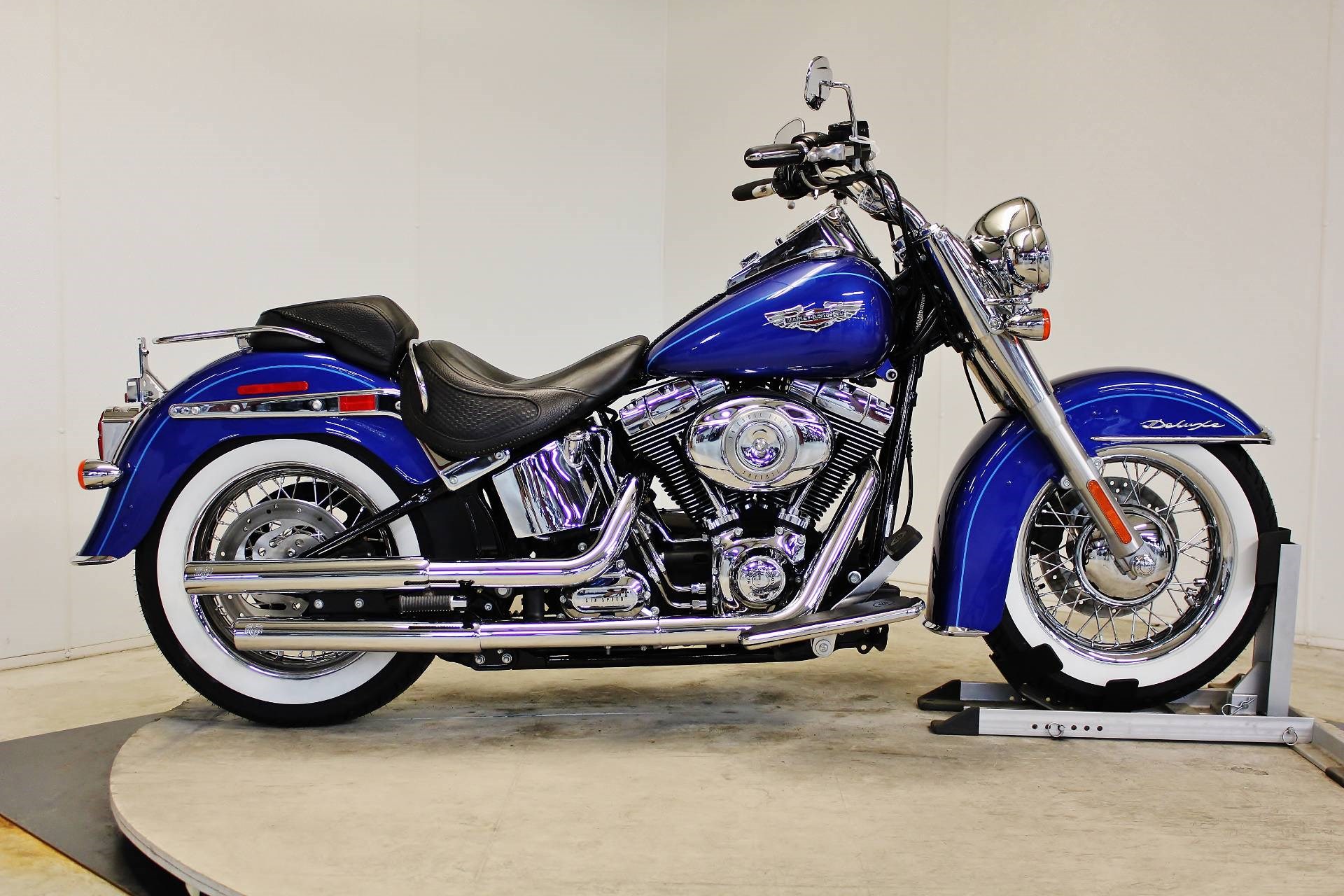 2010 Harley-Davidson® FLSTN Softail® Deluxe (Flame Blue Pearl ...