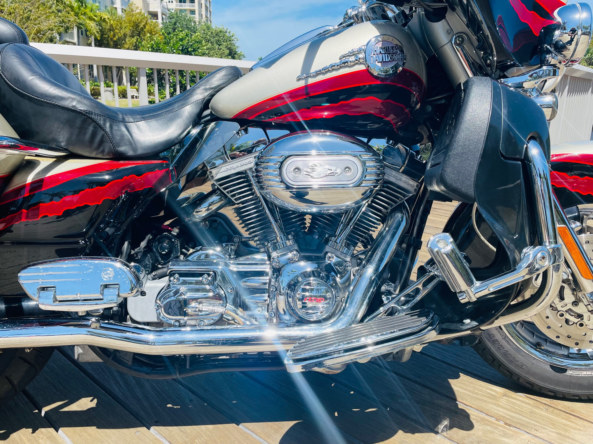 2006 Harley-Davidson® FLHTCUSE Screamin' Eagle® Ultra Classic® Electra ...