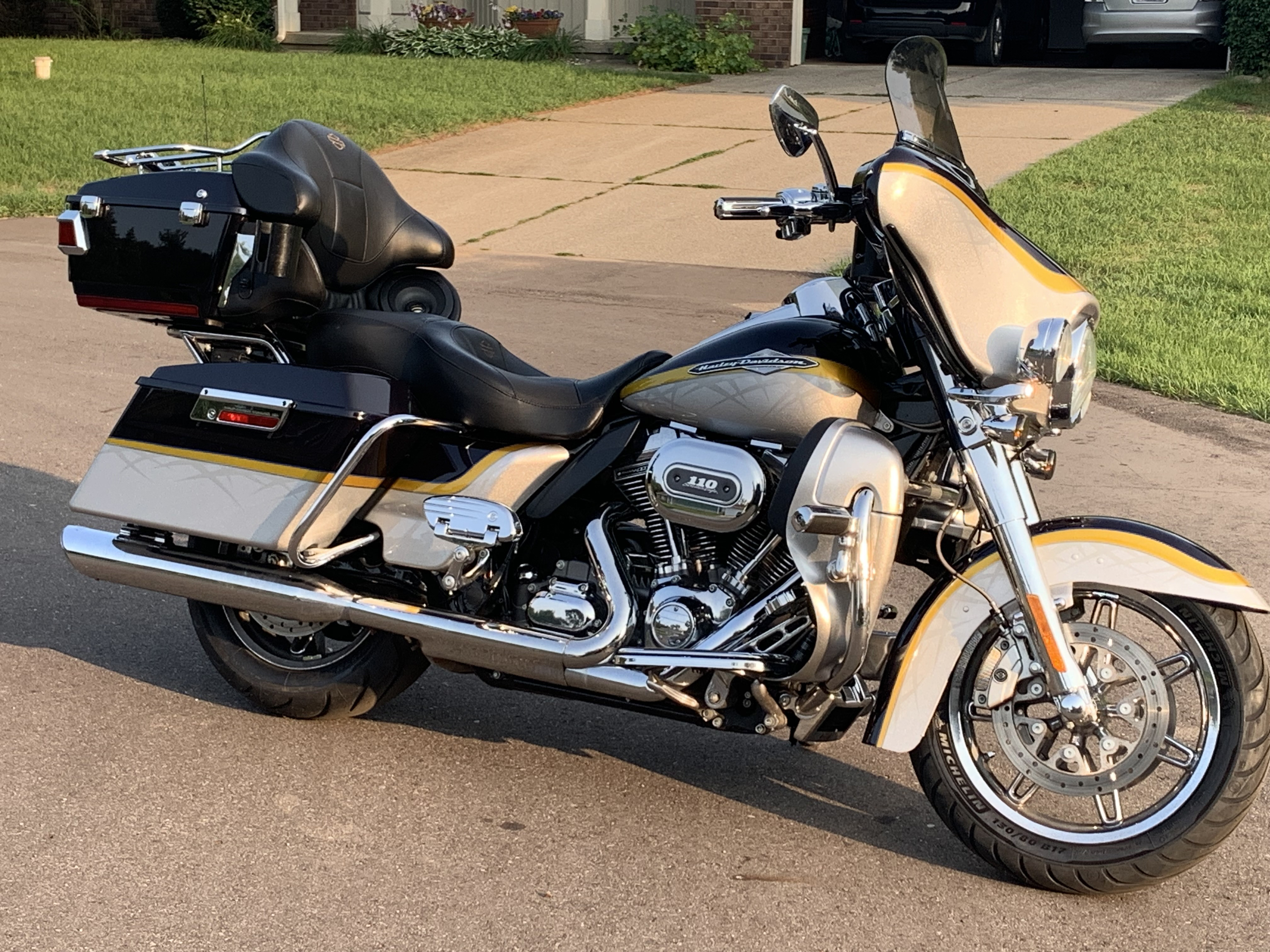 2012 Harley-Davidson® FLHTCUSE7 CVO® Ultra Classic® Electra Glide® for ...