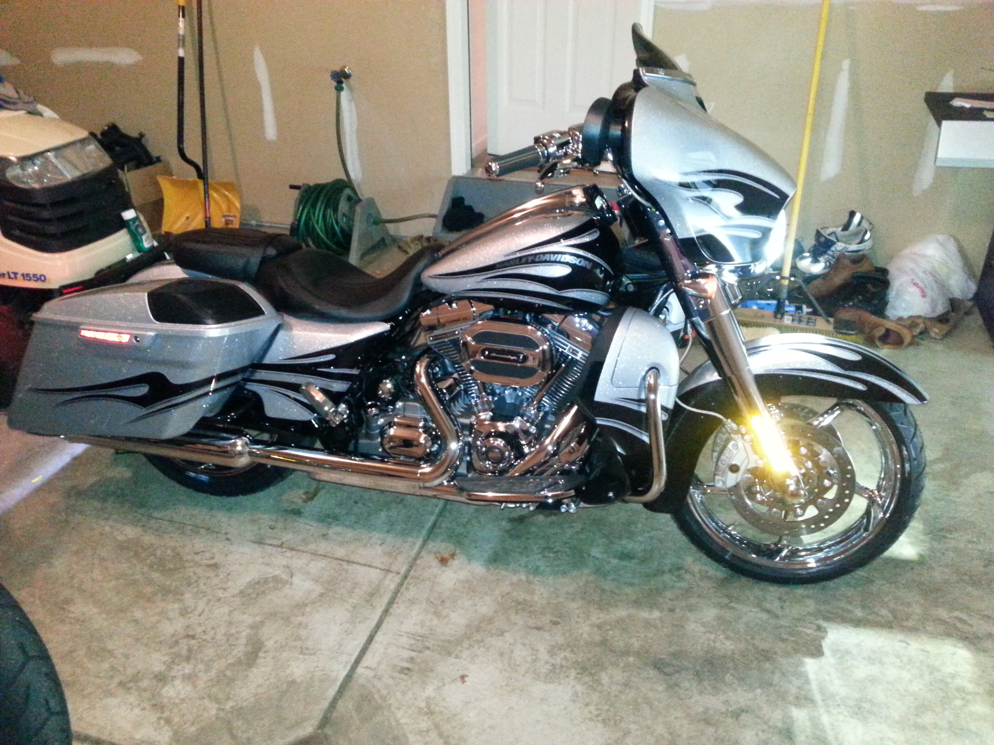 2015 Harley-Davidson® FLHXSE CVO® Street Glide® for Sale in CANONSBURG ...