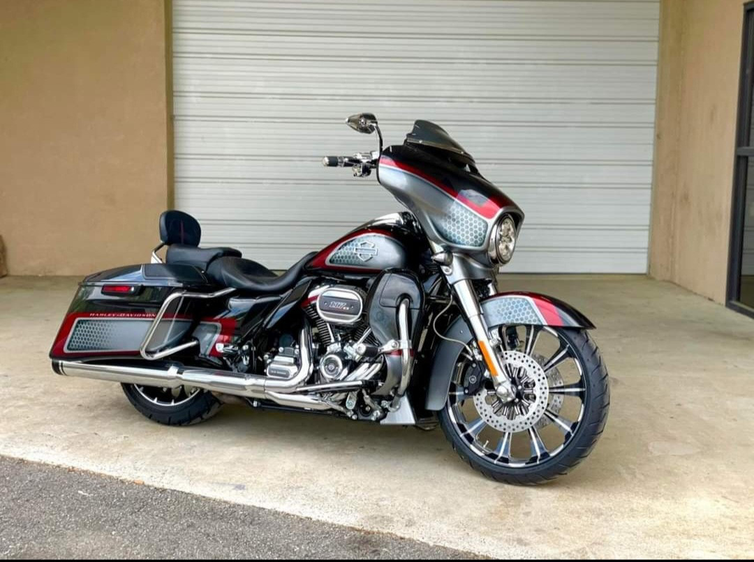 2019 Harley-Davidson® FLHXSE CVO® Street Glide® for Sale in Pembroke ...