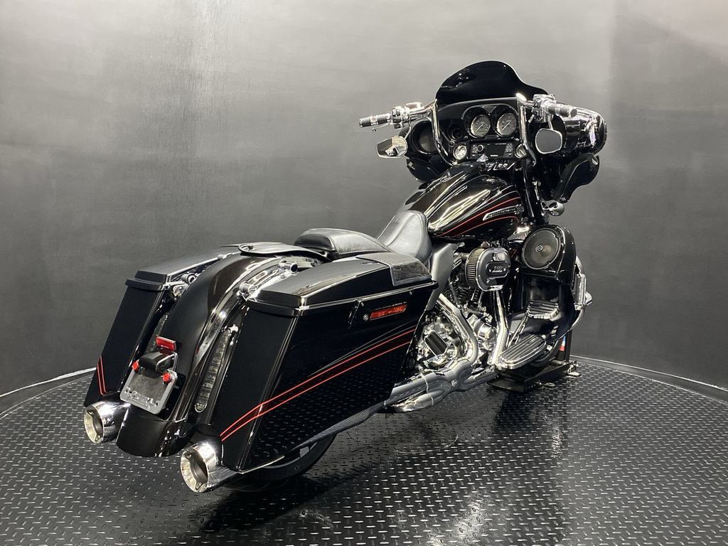 2011 Harley-Davidson® FLHXSE2 CVO™ Street Glide® for Sale in Farmers ...