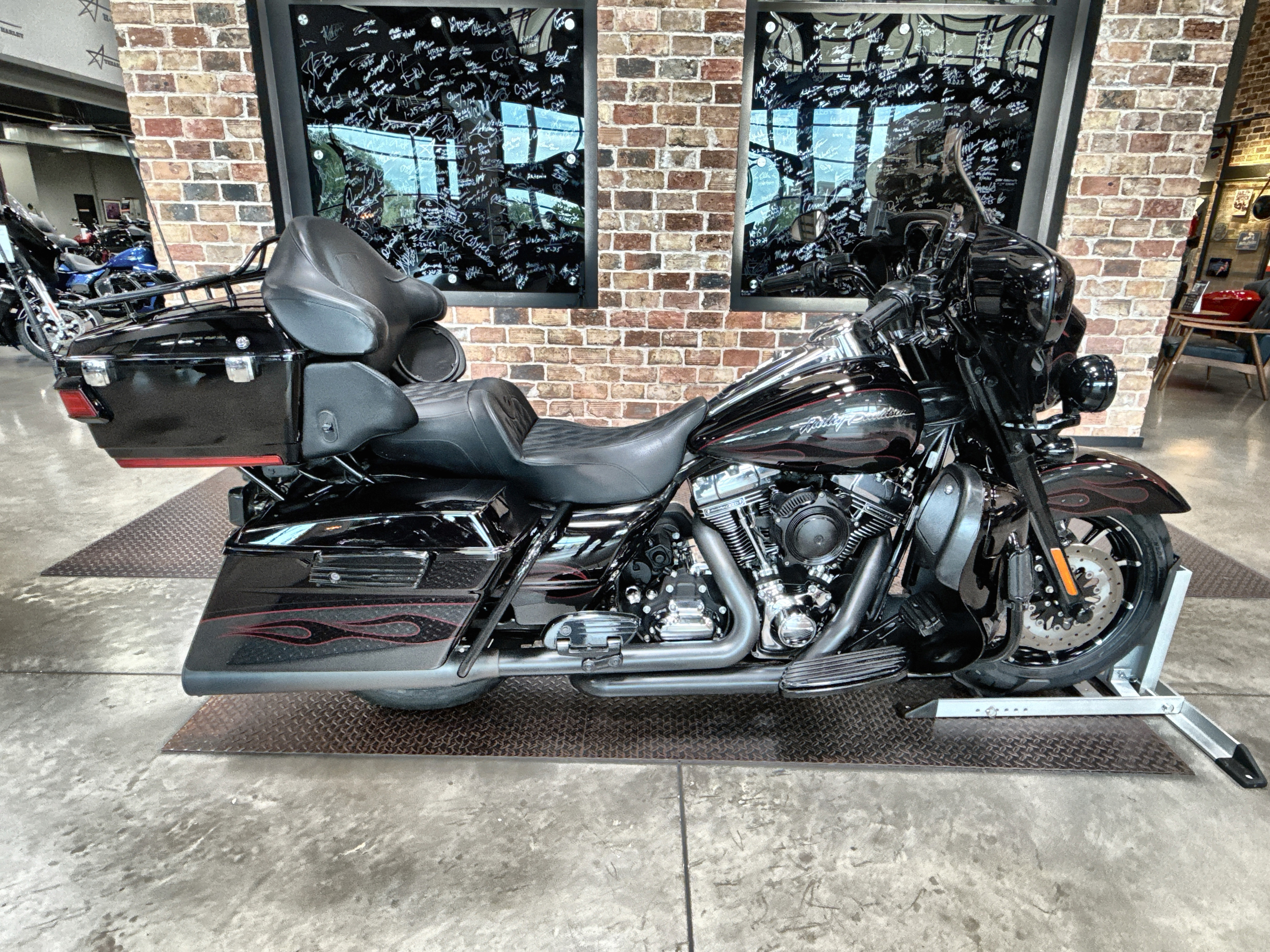 2010 Harley-Davidson® FLHTCUSE5 CVO® Ultra Classic® Electra Glide® for Sale in Bedford, TX (Item ...