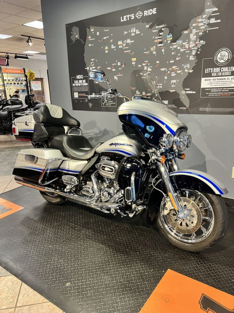2009 Harley-Davidson® FLHTCUSE4 CVO® Ultra Classic® Electra Glide® for ...