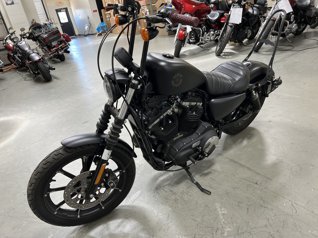 Iron 883®