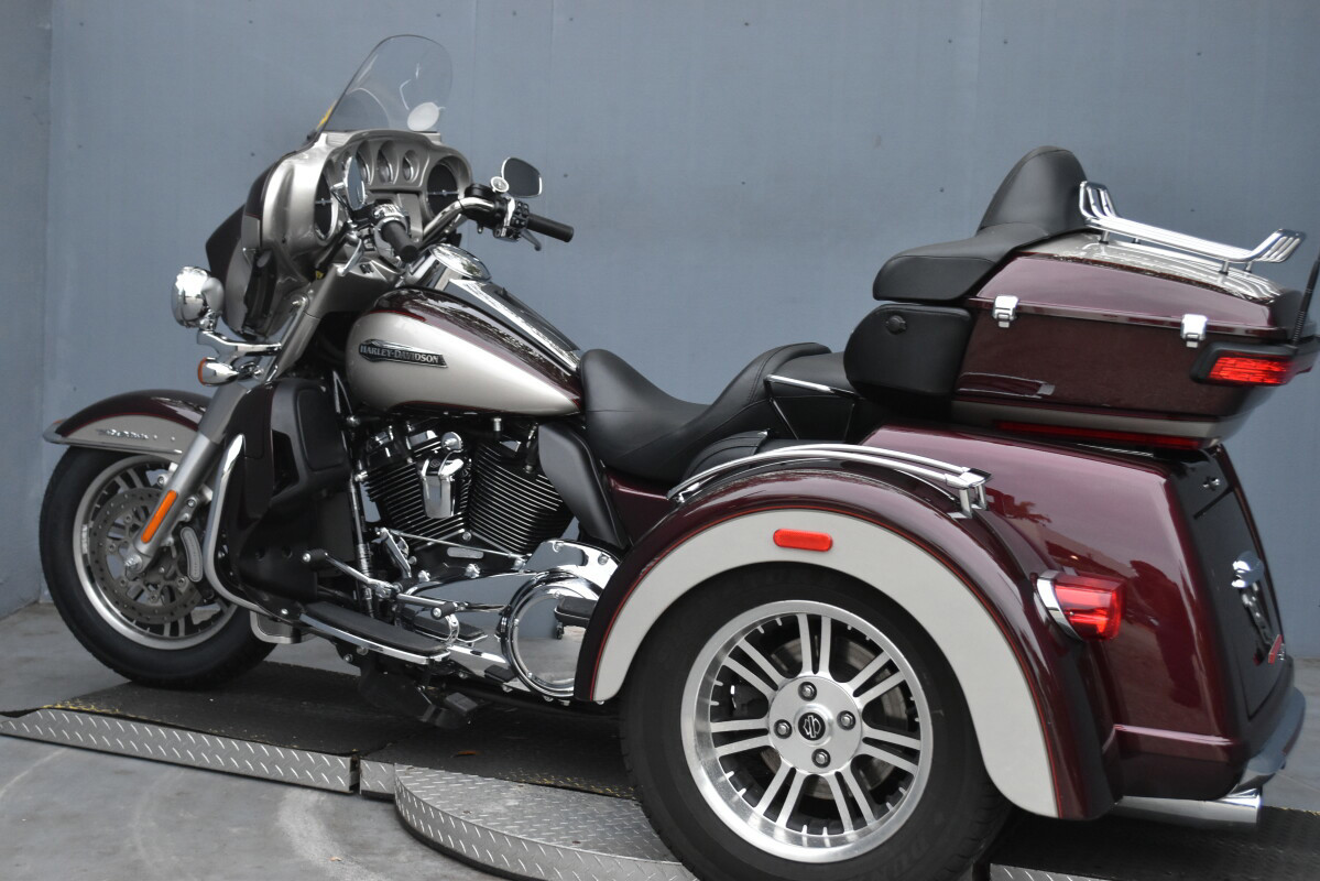 2018 Harley-Davidson® FLHTCUTG Tri Glide® Ultra for Sale in West Palm ...
