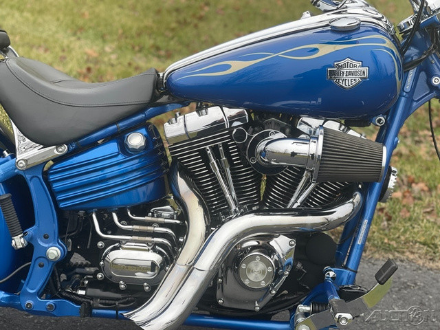 Softail® Rocker® C